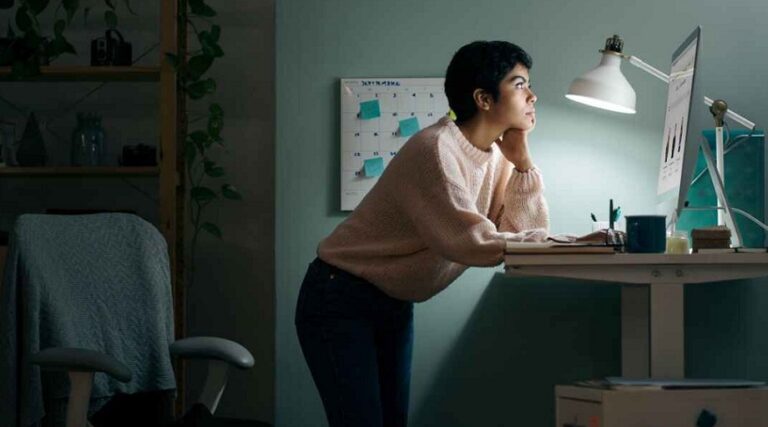 How To Unlock Standing Desk: The Best Guide With 6 + Tips